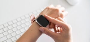 How to Change the Time on a Smartwatch?
